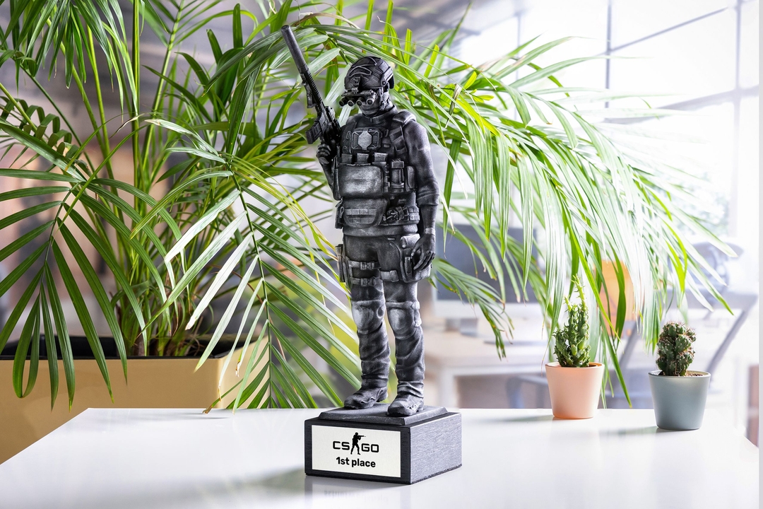 Galerie unserer Spezialanfertigungen | Glasso Gruppe Statuette Hersteller